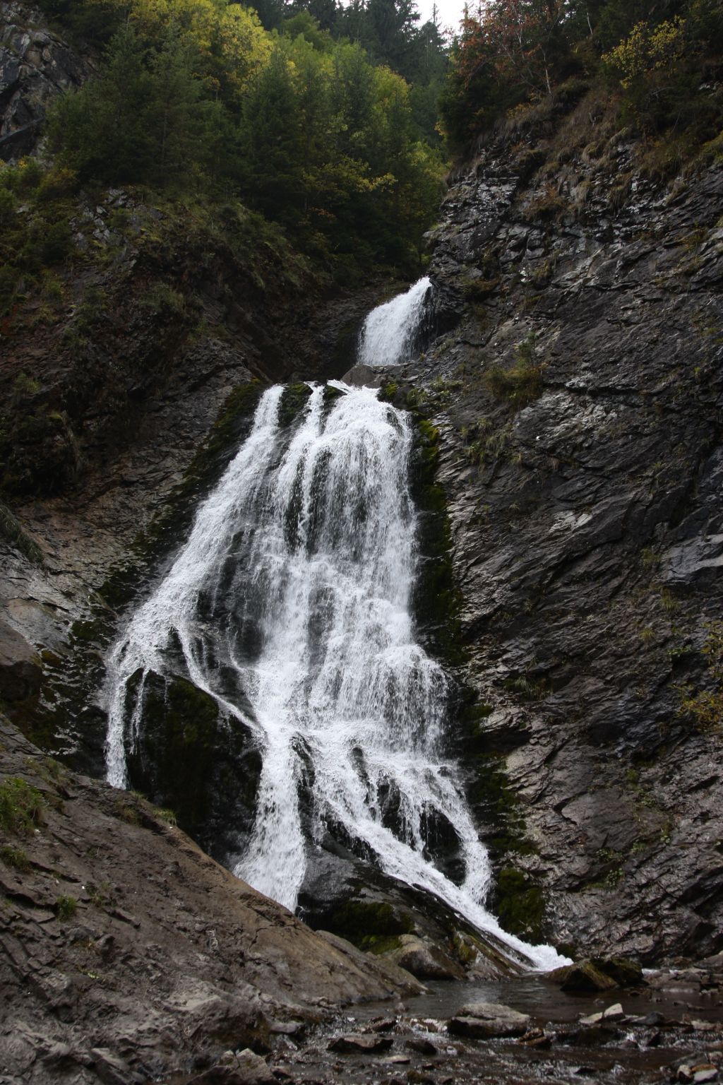 Cascada Rachitele (Valul Miresei), judetul Cluj, Romania – Turist prin ...