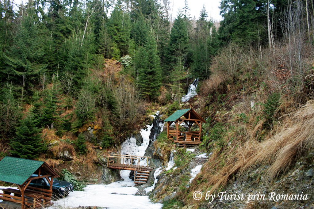 3 cascade frumoase și puțin cunoscute, din România – Turist prin Romania