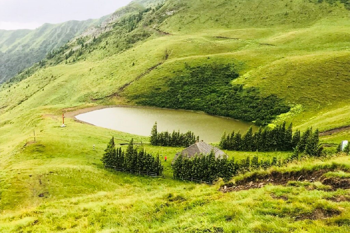 Lacul Vulturilor sau Lacul fără fund – Turist prin Romania