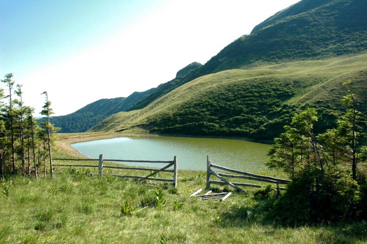 Lacul Vulturilor sau Lacul fără fund – Turist prin Romania